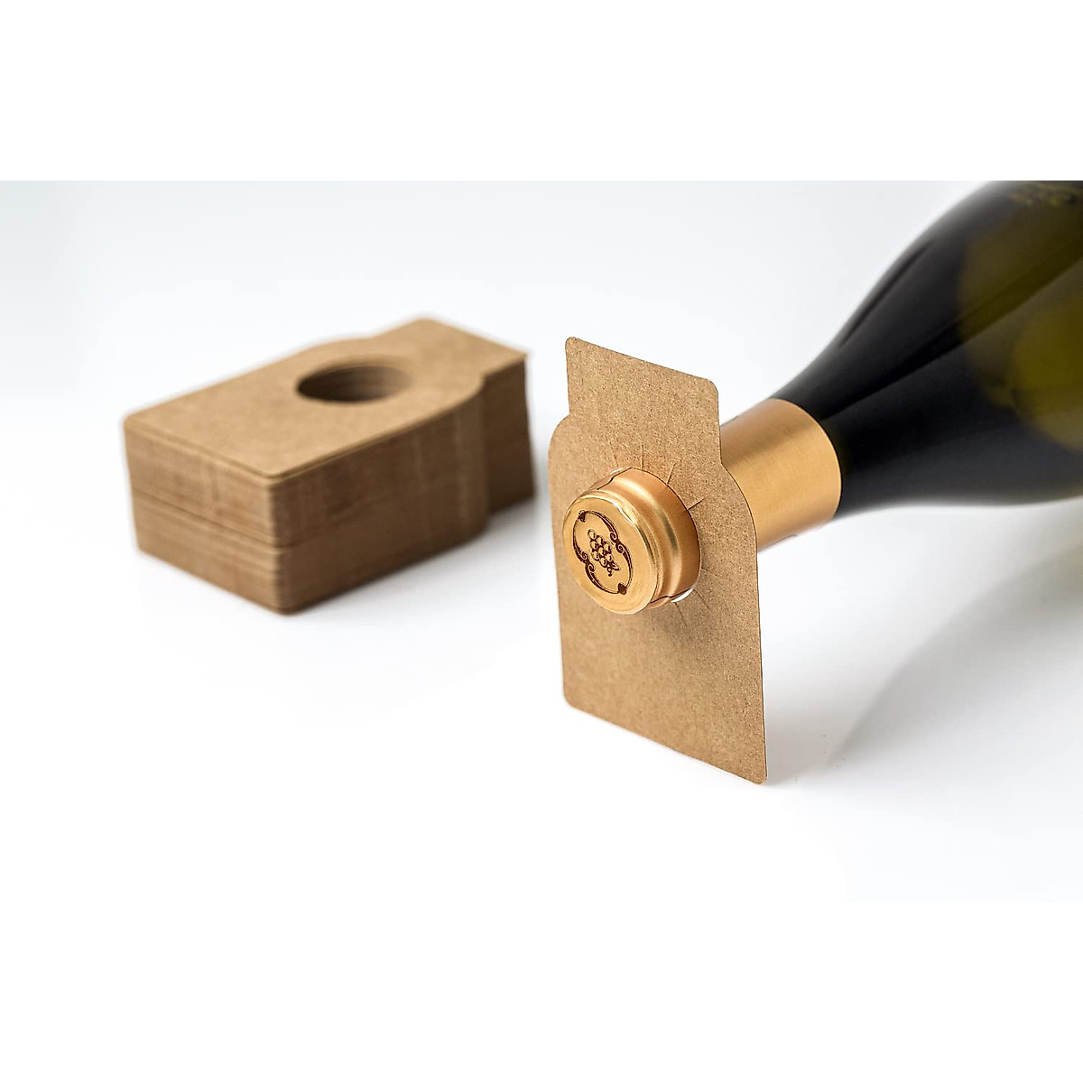 Colibrox Plain Kraft Paper Wine Bottle Tags (200 Pcs) - Durable Blank Wine Bottle Neck Tags, 2¼ x 3½ Inches with 1.1-Inch Hole - Multiuse Brown Kraft Paper Tags - Disposable Wine Vintage Tags