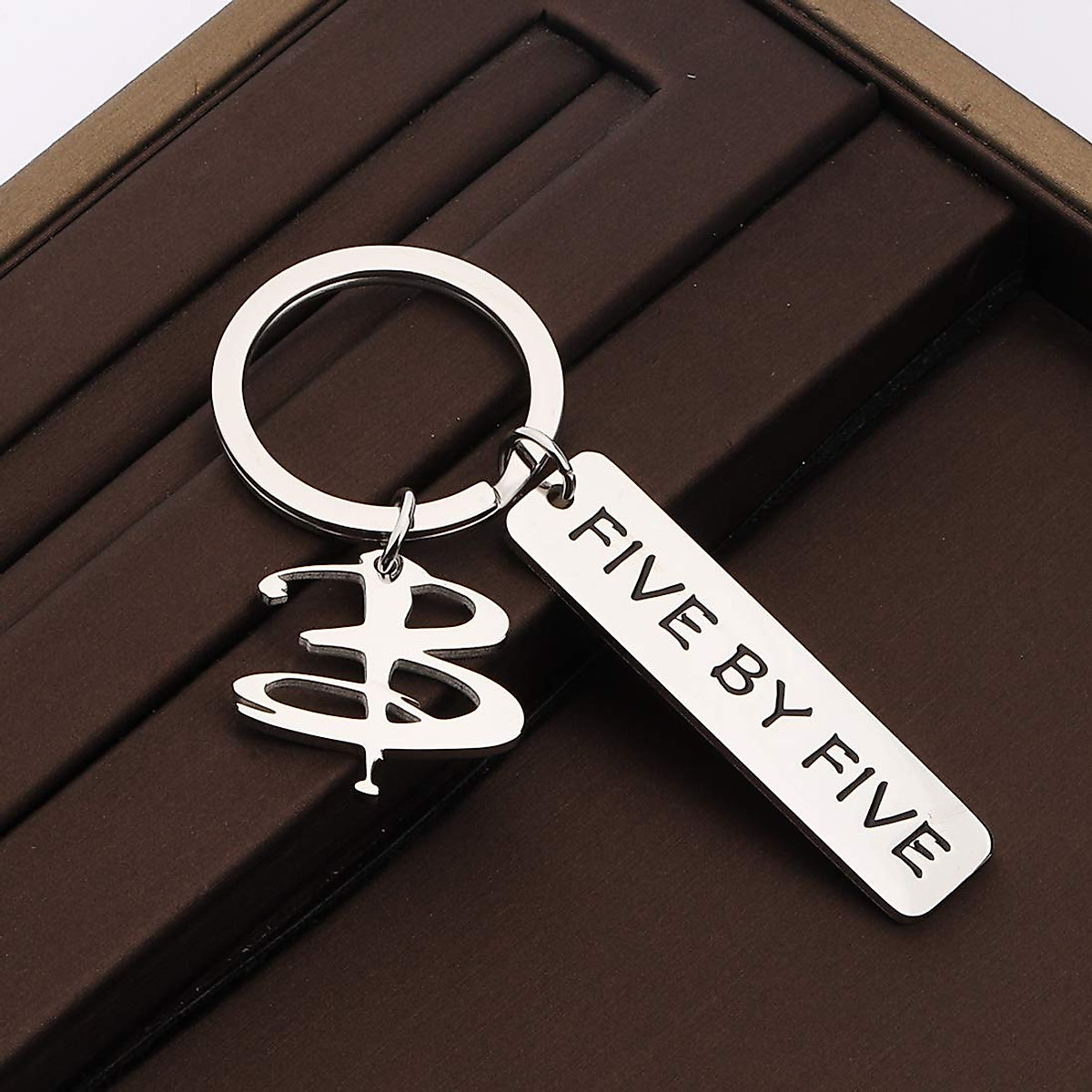 Buffy Vampire Slayer Inspired Gift Five by Five Keychain 90's Television Gifts (Five by Five Keychain)
