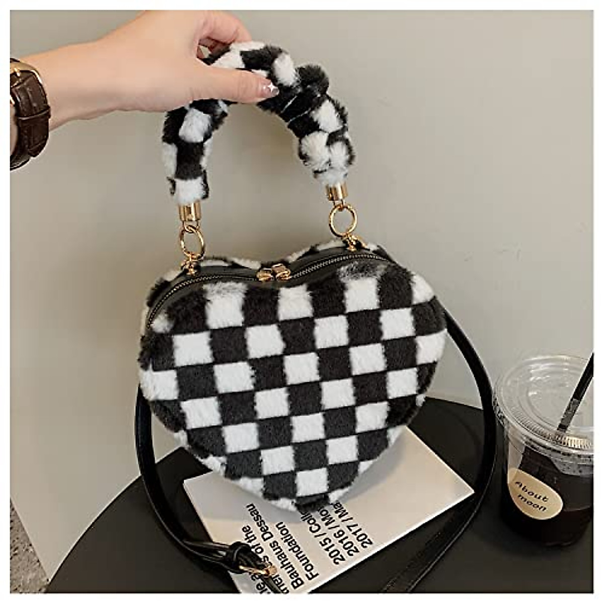 Women Girls Fuzzy Heart Shape Handbag Soft Warm Fleece Dating Bag Crossbody Purse (Black checkerboard)