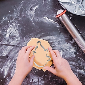 6 Pieces Truck Cookie Cutters Truck Party Favors Vintage Cookie Cutter Truck Metal Cookie Mould Kids Birthday Game Gift for Home Kitchen Baking Biscuit Truck Party Supplies