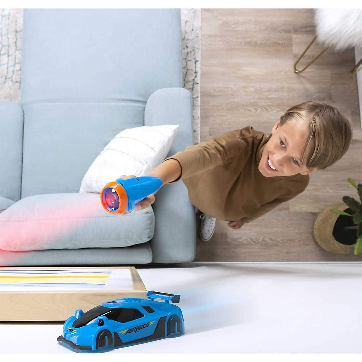 Air Hogs, Zero Gravity Light, Light-Guided Wall Racer, Wall Climbing Race Car,Blue