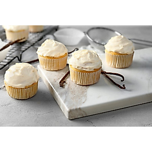 BRIGANTI Scented Candle in White Glass Jar (Vanilla Cupcake) Vanilla Bean, Buttercream, Cake, and Bourbon | Elegant Candle for Home Aromatherapy, All Natural Soy Wax 4oz