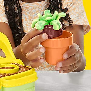 Play-Doh Blooming Flower Garden Toy Playset, Nature Pretend Play, Kids Arts & Crafts Ages 3+