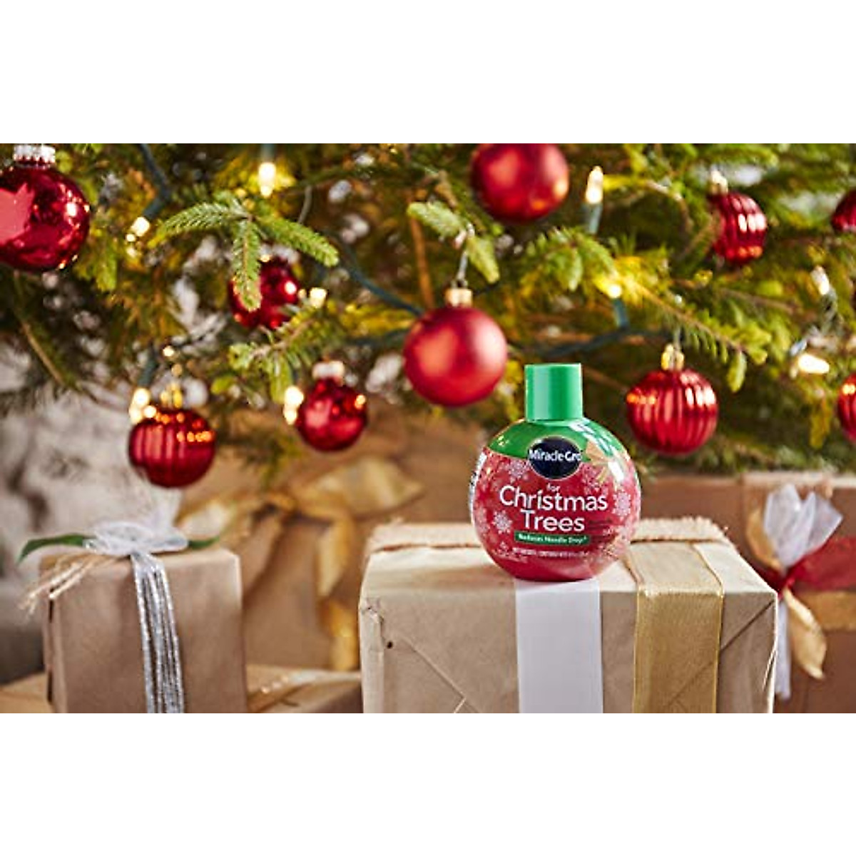 Miracle-Gro VB300515-2 Plant Food, Hydrates Keeps Green All Holiday Season, 2-Pack Christmas Trees, 2 Pack, red