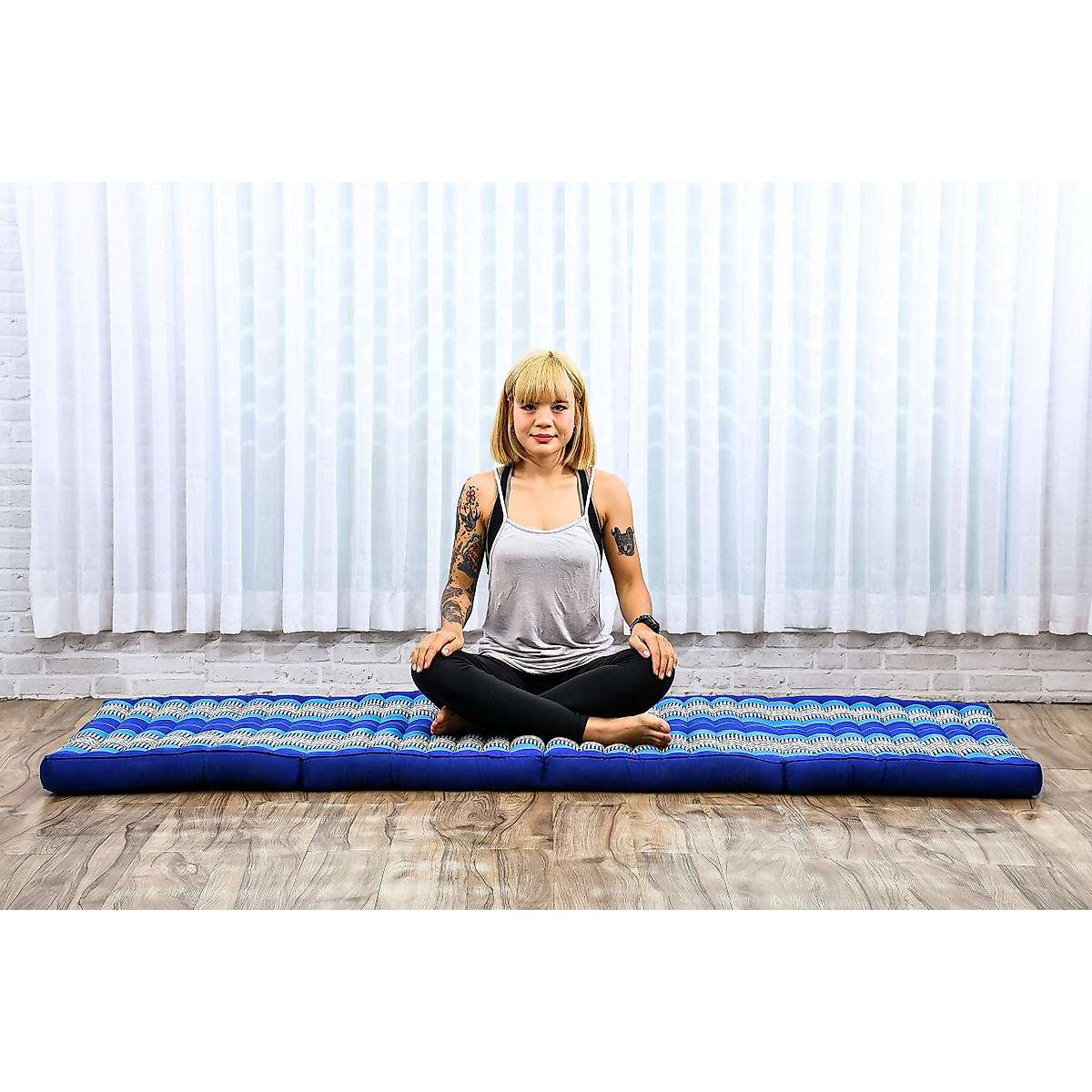Leewadee Trifold Mattress Standard – Comfortable Thai Massage Pad, Foldable Floor Mattress Filled with Kapok, Perfect to Use as a Sleeping Mat 79 x 28 inches, Blue