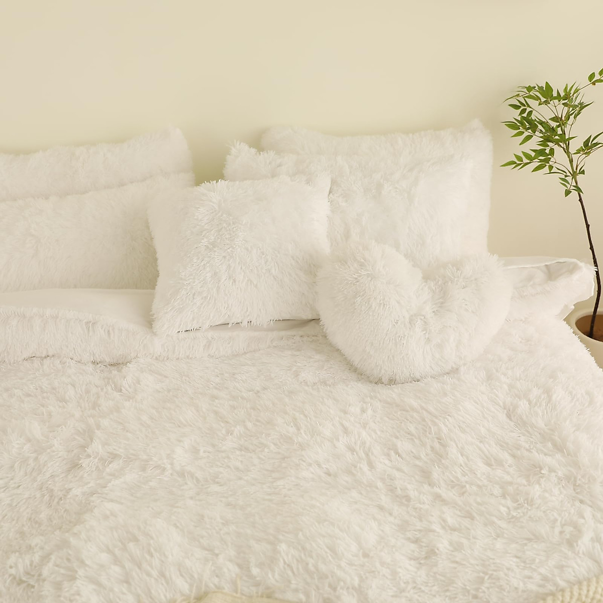 HAIHUA Faux Fur Plush White Comforter Cover Queen Set 9 Pieces，Shaggy Luxury White Bedding Set, Soft Fluffy Bed Sets Full Queen with Duvet Cover and Sheets (White, Full/Queen)