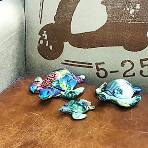 Semeid Sea Turtle Family Statue Decor Colorful Seaturtle Sculptures Handcrafted Ocean Nautical Animal Collection Figurines for Interior Home Decoration Console Coffee Table Shelves Décor
