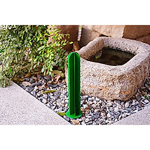 Metal desert cactus Rustic Sculpture The cactus Plant Home Decor Rustic Hand Painted The cactus Garden Ornaments Outdoor Decor Figurines Home Yard Decorations Stakes Lawn Ornaments (3 PCS green)