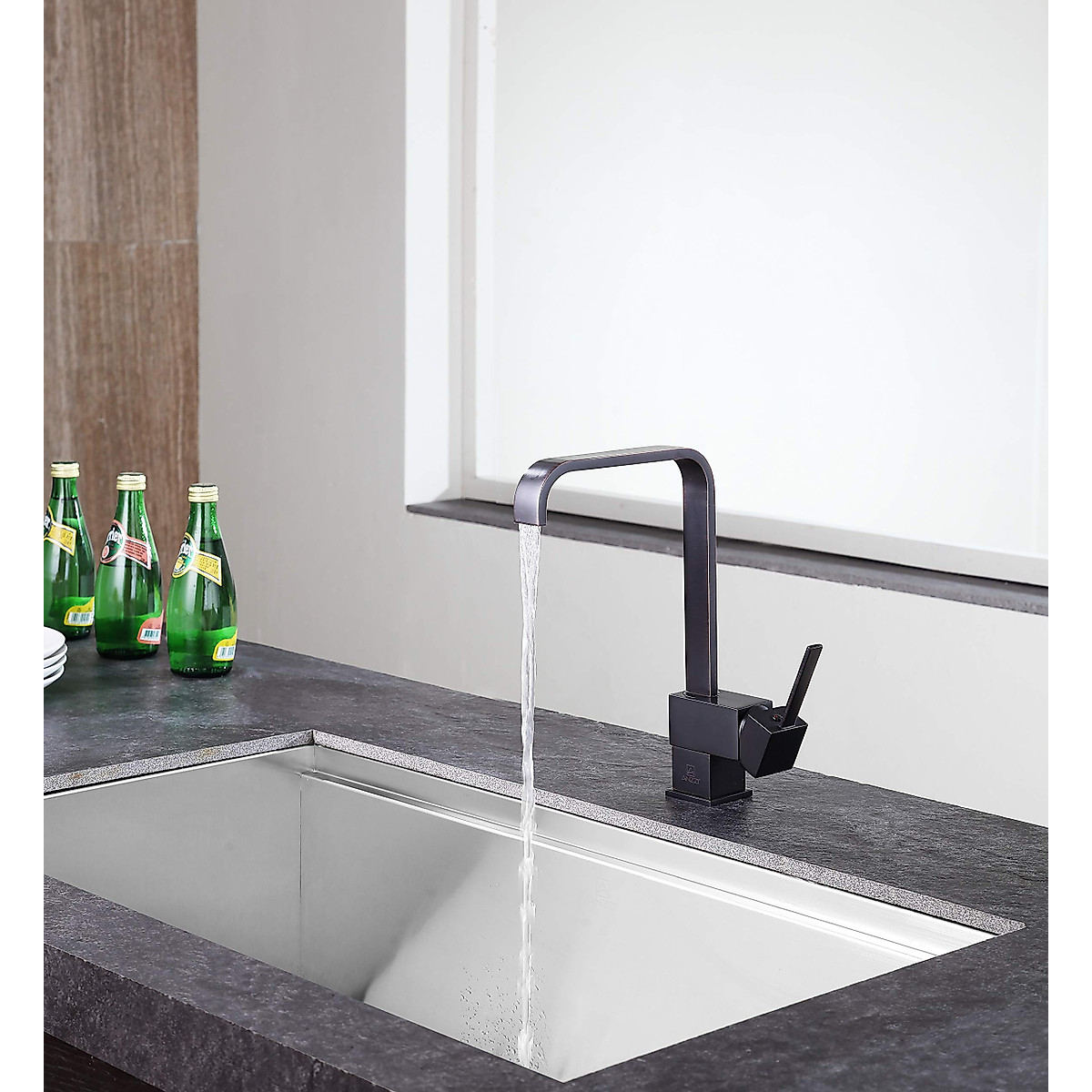 ANZZI Sabre Modern Single Hole Kitchen Faucet, Single Handle Oil Rubbed Bronze Kitchen Faucet, Commercial Stainless Steel Kitchen Bar Kitchen Sink Faucet, KF-AZ220ORB