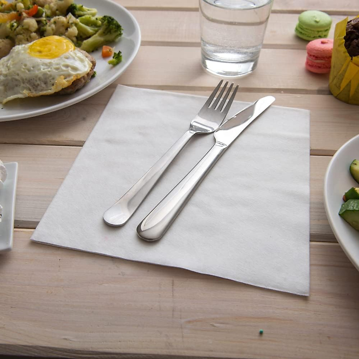 Restaurantware Luxenap 15.8 x 15.8 Inch Linen-Feel Napkins 25 airlaid Disposable Napkins - Sustainable Durable White Paper Square Paper Napkins For All Kinds Of Events