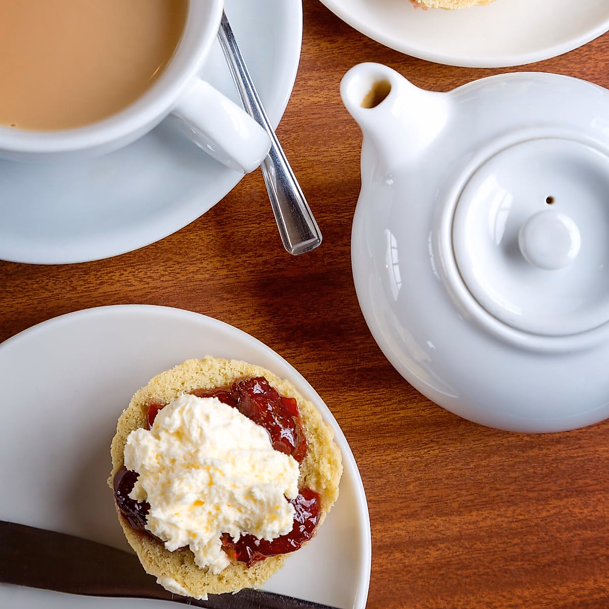 TETLEY Premium Black Tea, Decaffeinated British Blend - Pack of 3 (120 tea bags in total) by SUPREME BOX, WHITE