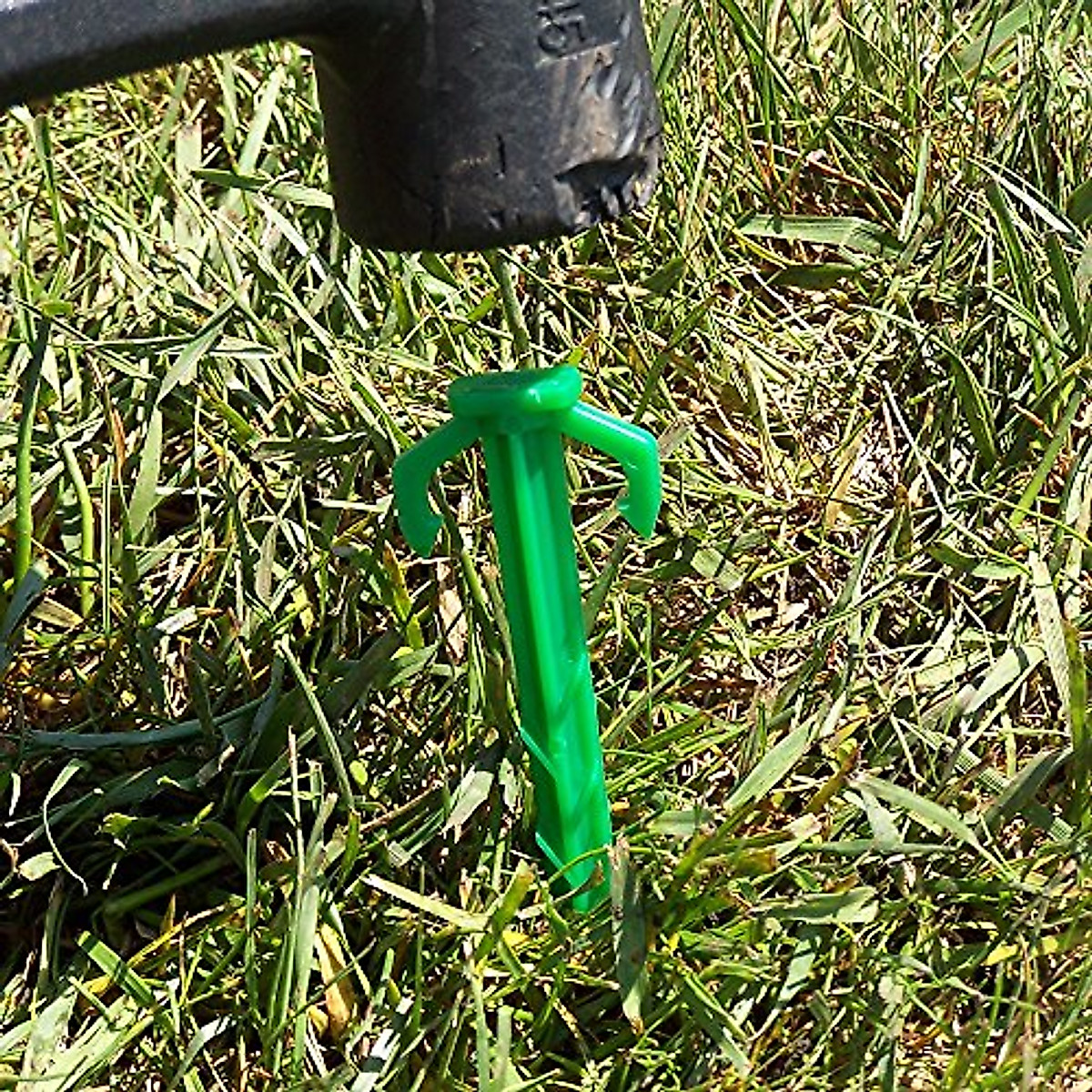 Ecoduty 100 ct. Contractor Grade 4 Inch Biodegradable Stakes, Sod staples For Securing Weed Fabric, Landscape Fabric, Netting, and Blanket