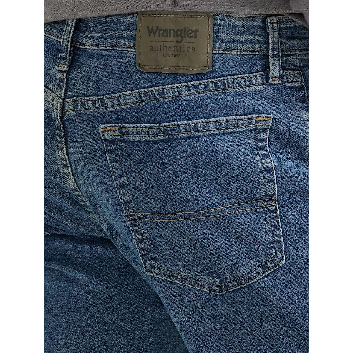 Wrangler Authentics Men's Regular Fit Comfort Flex Waist Jean, Light Stonewash, 42W x 30L