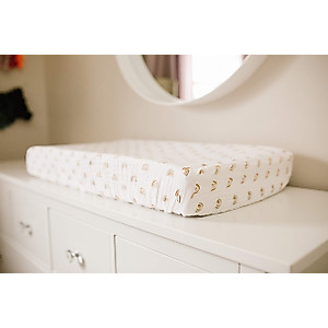 Lulujo Soft Cotton Baby Change Pad Cover (Rainbows)
