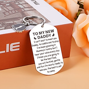 Daddy Dad To Be Gifts New Dad Keychain Gifts for Men First Baby Gift for Dad Daddy Husband Boyfriend from Mom Wife Baby Christmas Pregnancy Announcement Gifts Fathers Day Keepsake from Son Daughter