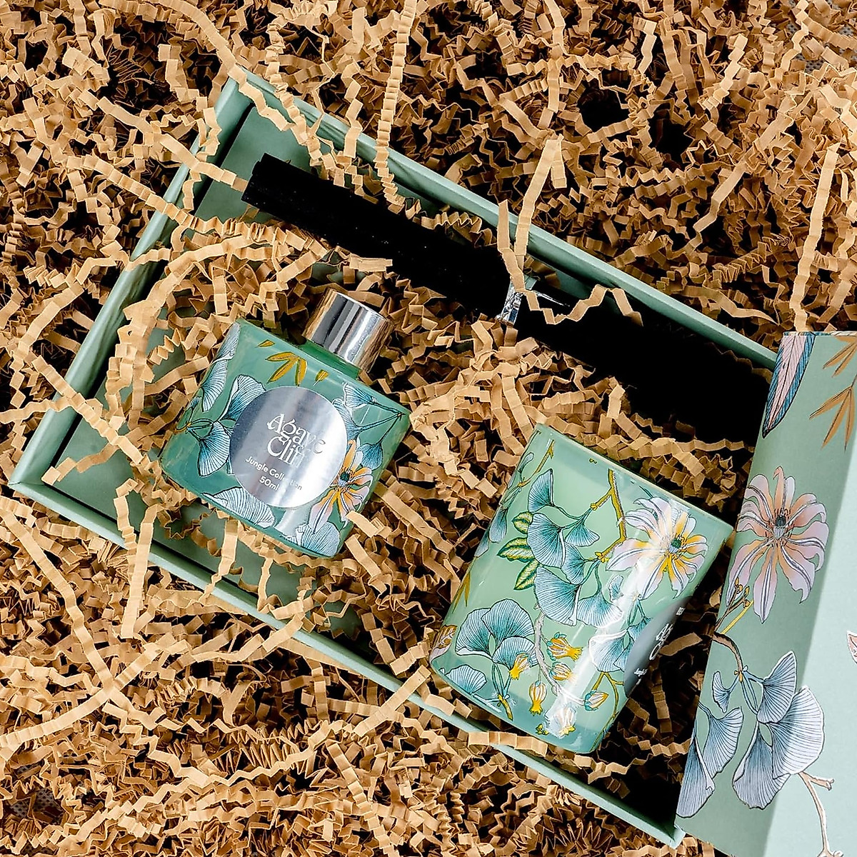 Uptotop 4oz Crinkle Cut Paper Shred Filler for Gift Wrapping Basket Filling, Birthday, Christmas, Thanksgiving, Wedding, Mother's Day, Kraft (4 oz)