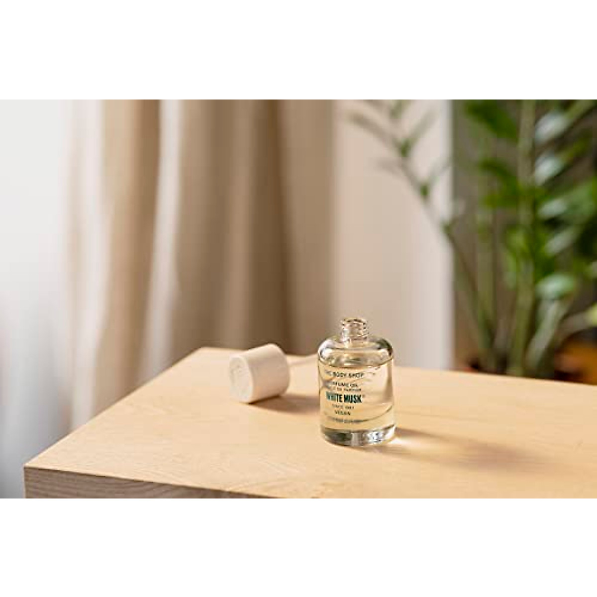 The Body Shop White Musk Perfume Oil - Fresh, Floral and Iconic scent - Vegan - 20ml