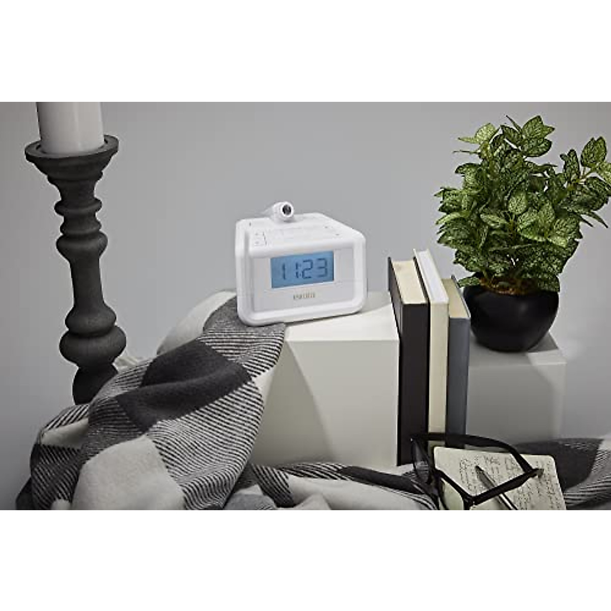 Homedics Sound Machine and Alarm Clock with Time Projection. White Noise Sound Machine with a Digital FM Alarm Clock Radio, 8 Sounds, Snooze, Sleep Timer and Night Light