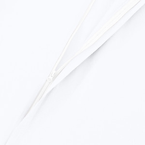 Amazon Basics Lightweight 2 Piece Microfiber Duvet Cover Set with Zipper Closure, Twin/Twin XL, Bright White, Solid