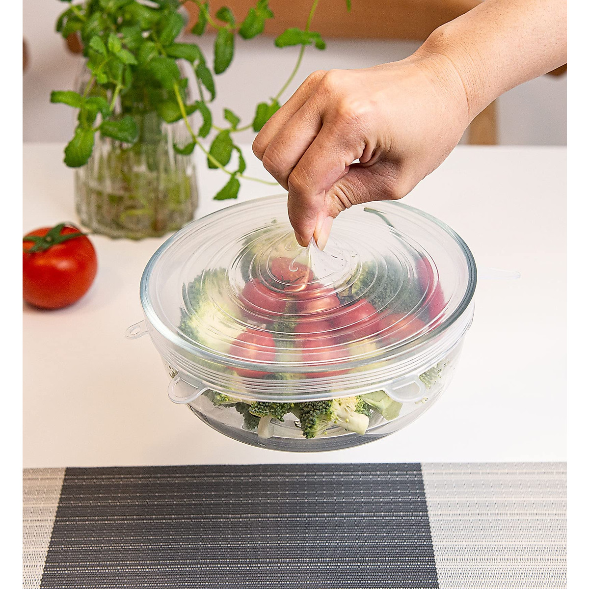 Kangbet Silicone Stretch Lids,Food Grade Silicone BPA Free Flexible Reusable Food Storage Silicone Covers for Bowls Cups Fruits Microwave Dishwasher Safe,6 Sizes 12 Packs