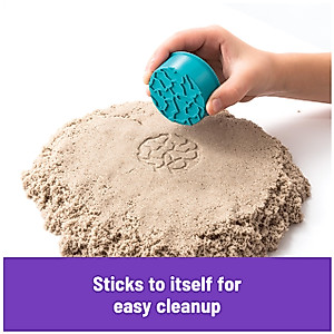 Kinetic Sand, Folding Sand Box with 2lbs of All-Natural Kinetic Sand, 7 Molds and Tools, Play Sand Sensory Toys for Kids Ages 3 and up
