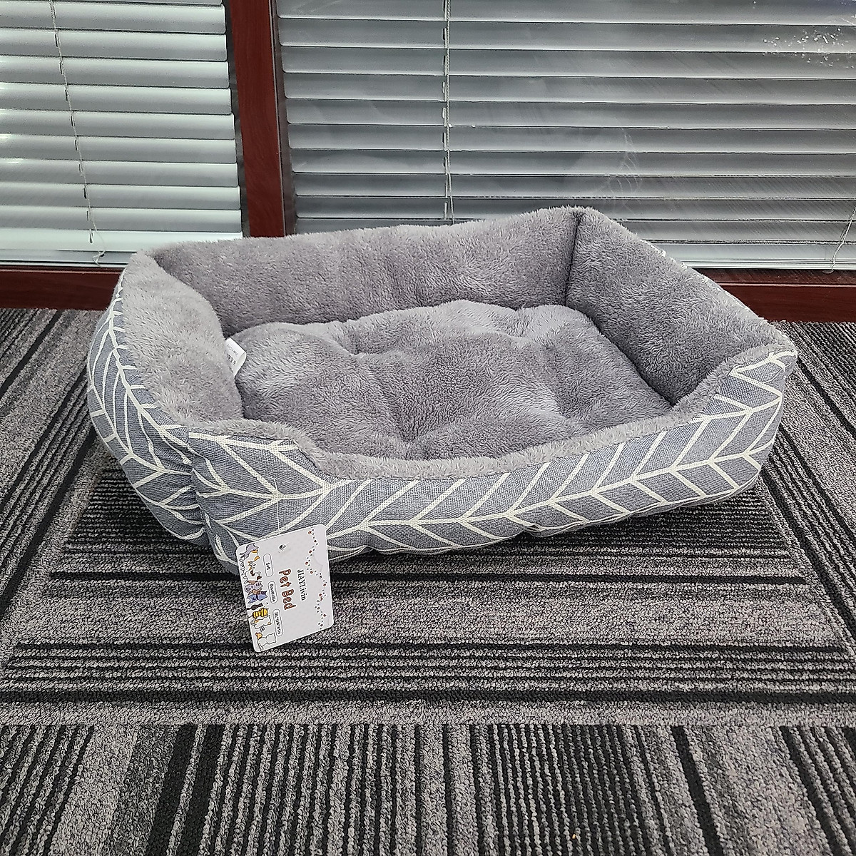 JIAYLivin Pet Bed, Ultimate Comfort for Your Furry Friend, Luxuriously Soft and Cozy Pet Bed