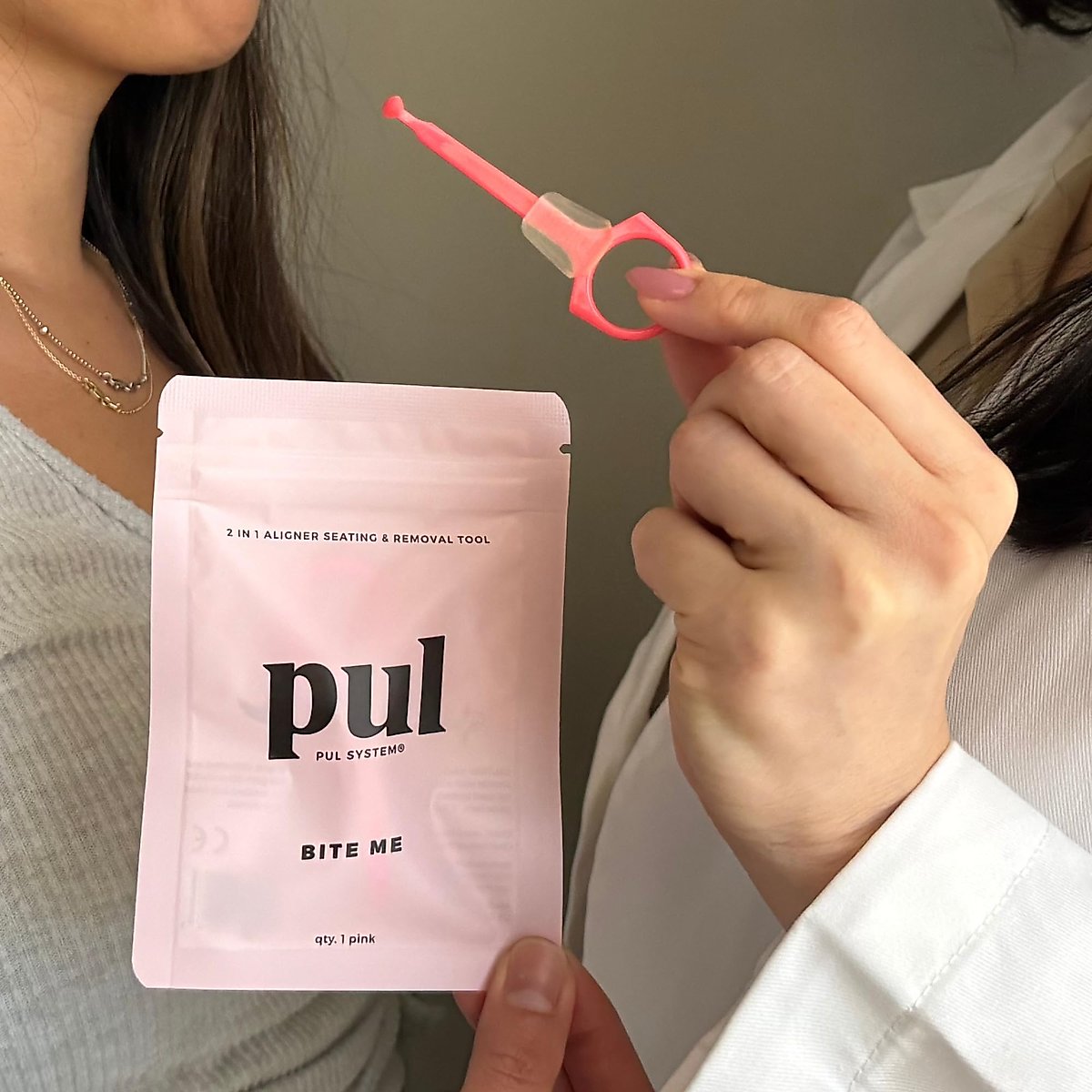 PUL Chew tool & Clear Aligner Removal 2 in 1 Combo Tool - Compatible With Invisalign Removable Braces & Trays, Aligners, Retainers, Dentures - Hygienic Oral Care - Compact & Durable - 1 Pack, Blue