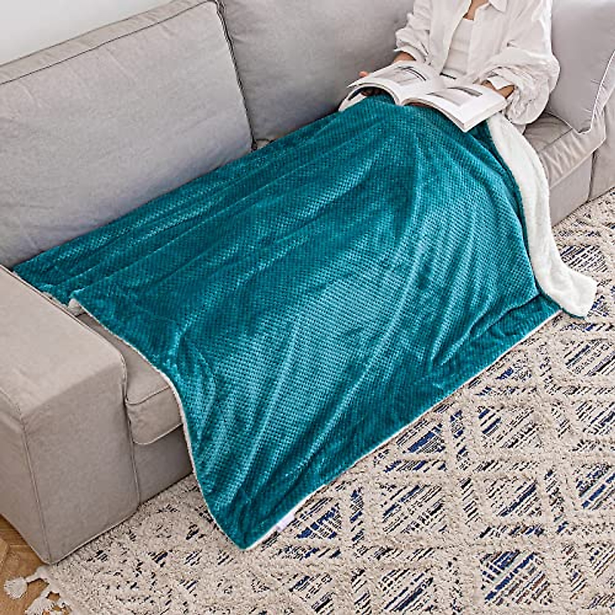 MIULEE Sherpa Fleece Blanket - Fuzzy, Super Soft Throw Blankets for Couch - Thick Fluffy Warm Blankets Perfect for Bed, Sofa, Adults - Cozy Plush Winter Plush Throws(Teal, 50" x 60")