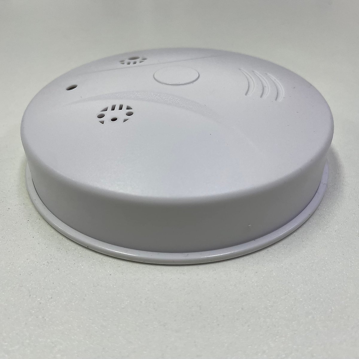 Poetele Camera Smoke Detector Wireless Hidden Camera WiFi 1080P Nanny Cam Motion Detection Home Security Wall Mount Camera Remote Control Android iOS Free App PC View No Audio