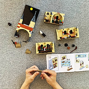 Castle House Building Kit Compatible with Lego Set for Kids 8-14 Years Up,for Adutls Gift,Minifigure Display Case for Collectibles 521 pcs