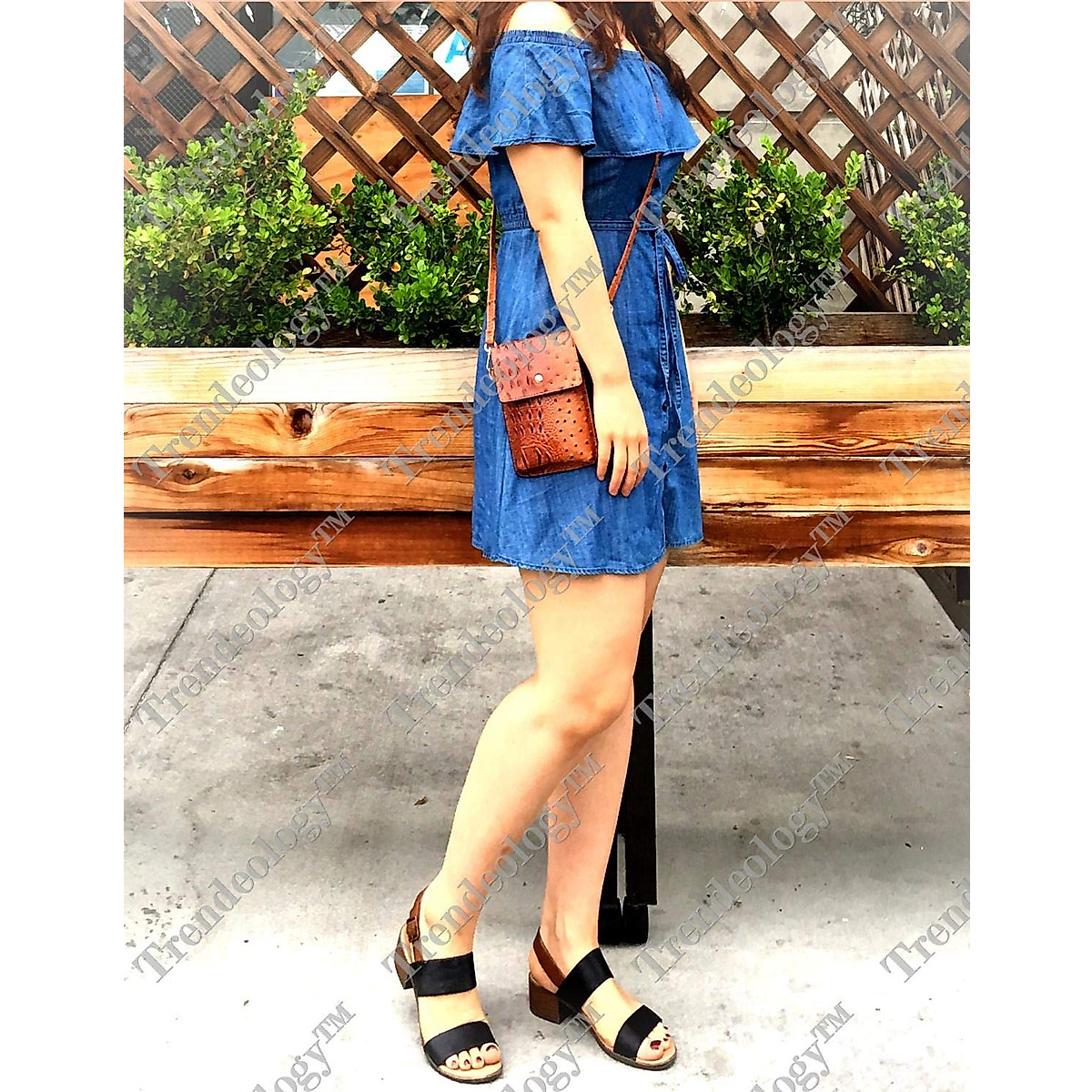 Trendeology Ostrich Print Embossed Small Cellphone Cross Body Bag