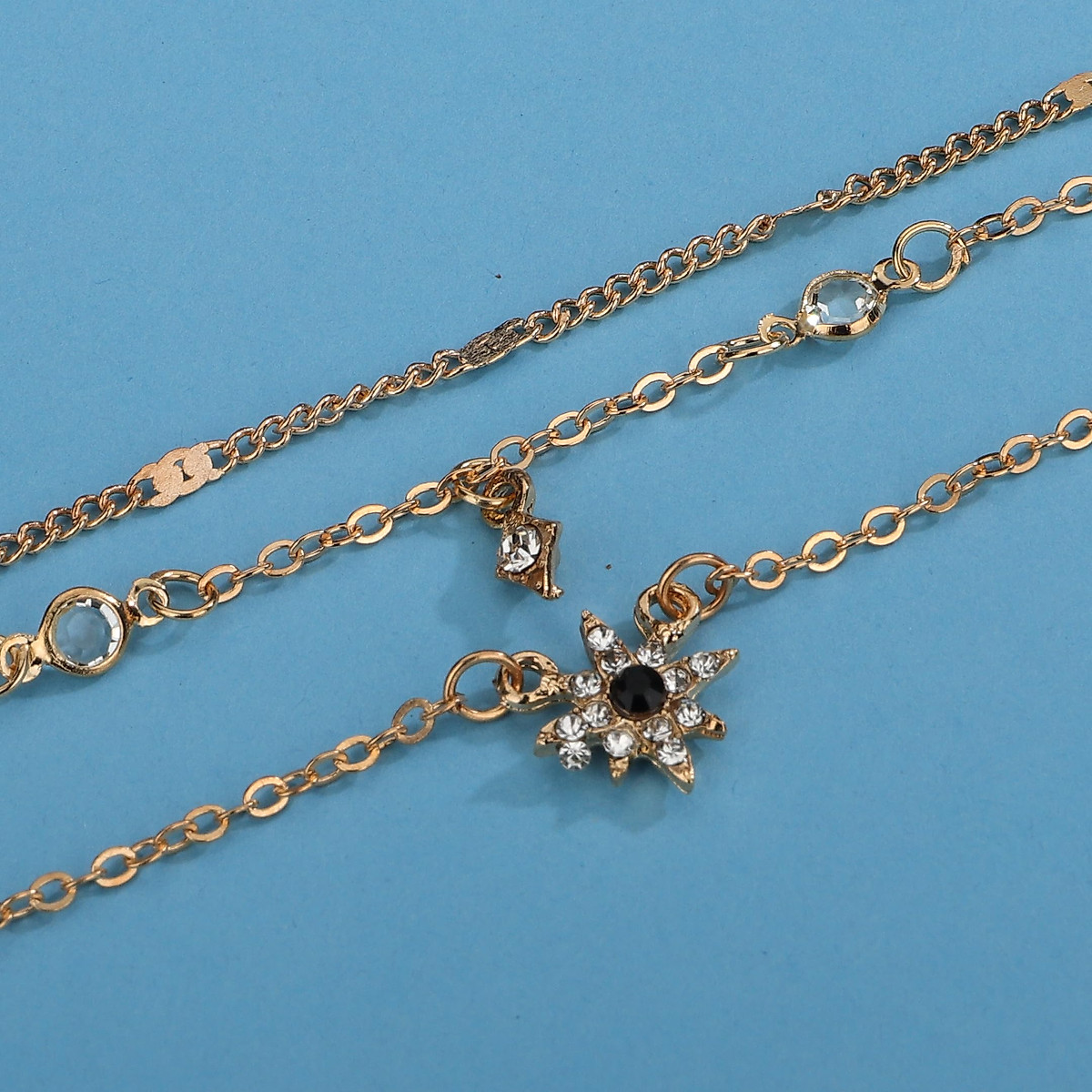 BERYUAN Gold Sun Star Necklace for Women Teens Trendy Necklaces Teen Necklaces for Girls Trendy