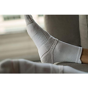 Strideline Basic Crew Socks | Quad-Ply Yarn Padding, Direct Compression and Zoned Cushioning, 8 Pack (Black, Small)