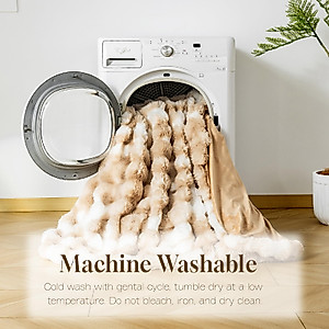 OMERAI Faux Fur Duvet Cover, Ultra Soft Fluffy Blanket Faux Rabbit Fur Comforter Cover, 1PC Soft Velvet Fluffy Furry Comforter Cover, Zipper Closure, 90x108 Inches 1 Faux Fur Duvet Cover