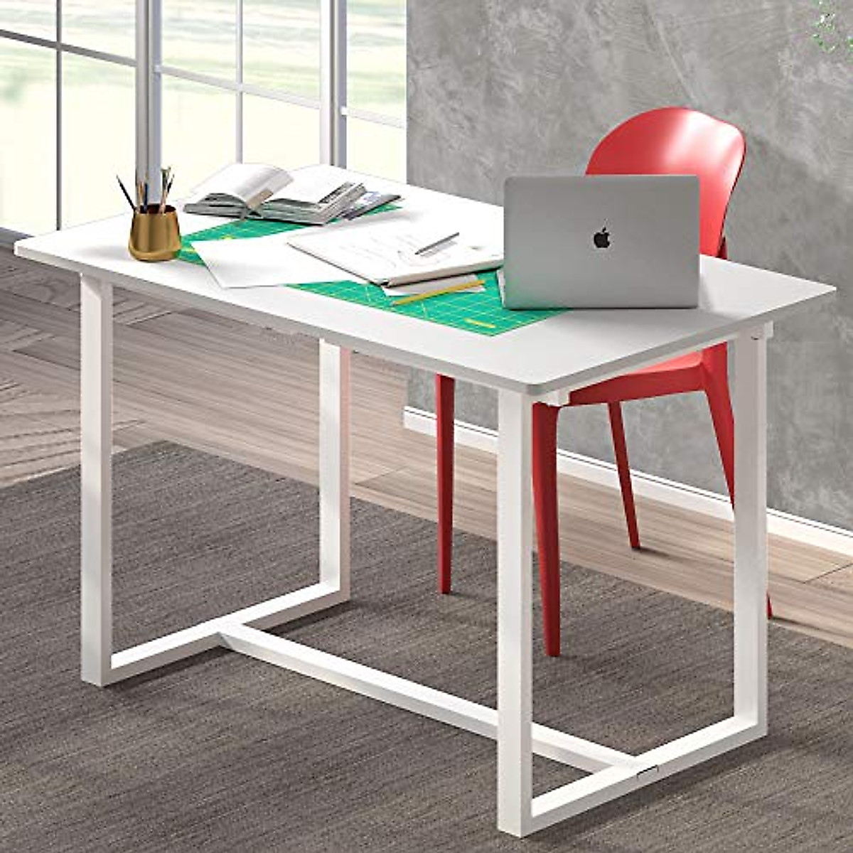 ZINUS Alto 47” White Frame Desk / GOOD DESIGN™ Winner / Computer Workstation / Office Desk / Easy, Bolt Free Assembly, White