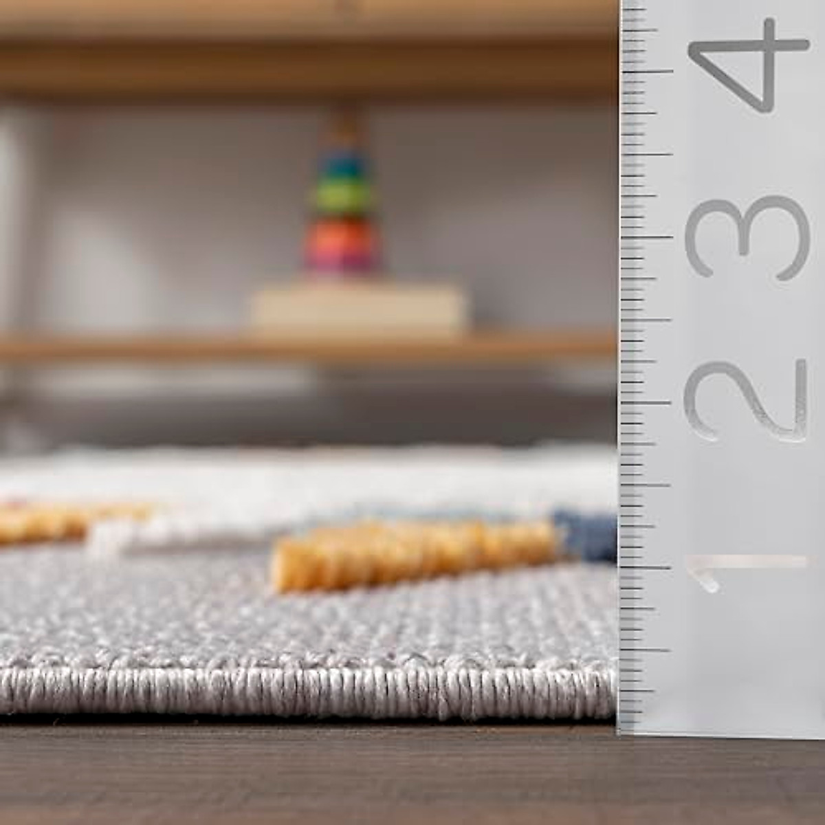 nuLOOM Amiah Graphic 4x6 Area Rug for Living Room Bedroom Dining Room Nursery Kitchen, Multicolor