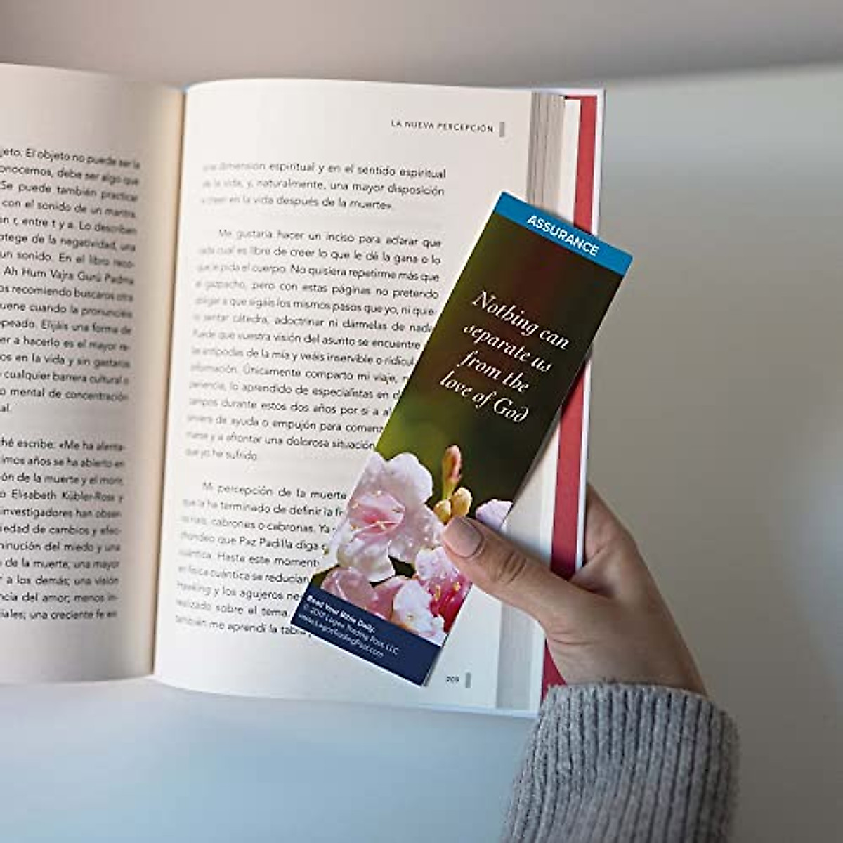 Christian Bookmark with Bible Verse, Pack of 25, Assurance Themed, Nothing Can Separate Us From the Love of God, Romans 8:38-39