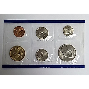 2005 P & D Mint Set in Original U.S. Government Packaging 22-Coins