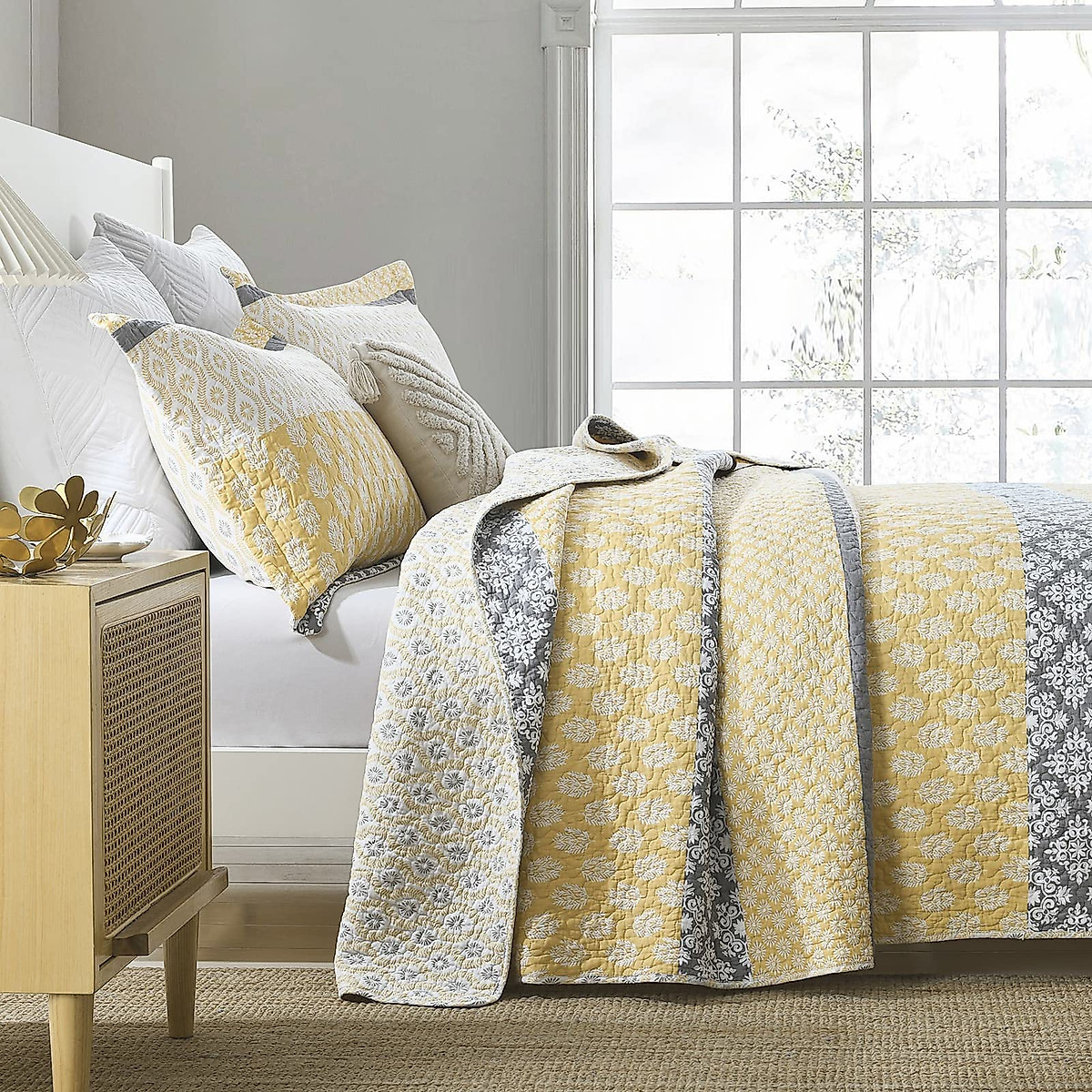 DDUOXIN Floral Quilts King Size - 100% Cotton Reversible King Quilt with 2 Pillow Shams, Farmhouse Soft Bedspreads Lightweight King Quilt Bedding Set, Yellow/Grey, King