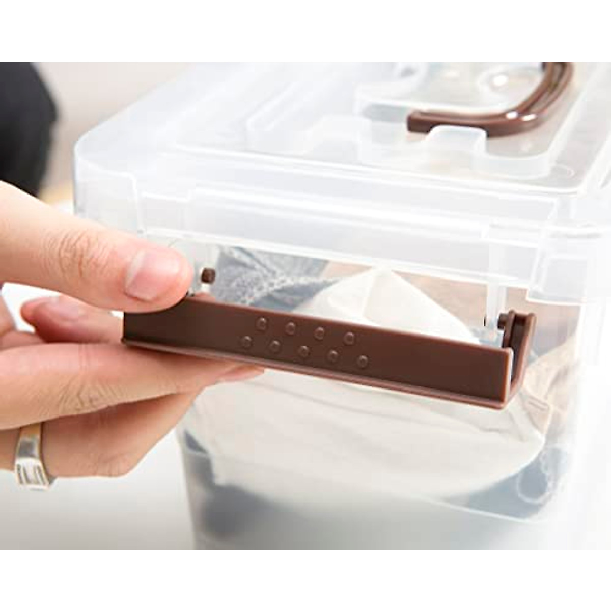 YYXB 8 Pack Plastic Storage Latch Bins, 4.5 Quart Clear Plastic Handle Box with Lids and Handle, Multi-Purpose, 4 Litre