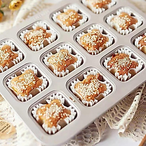 CHEFMADE Square Cupcake Liners - 300 Count, Non-Stick White Paper Liners for Baking Candy and Cupcakes, Food-Grade Standard Size Square Baking Cups