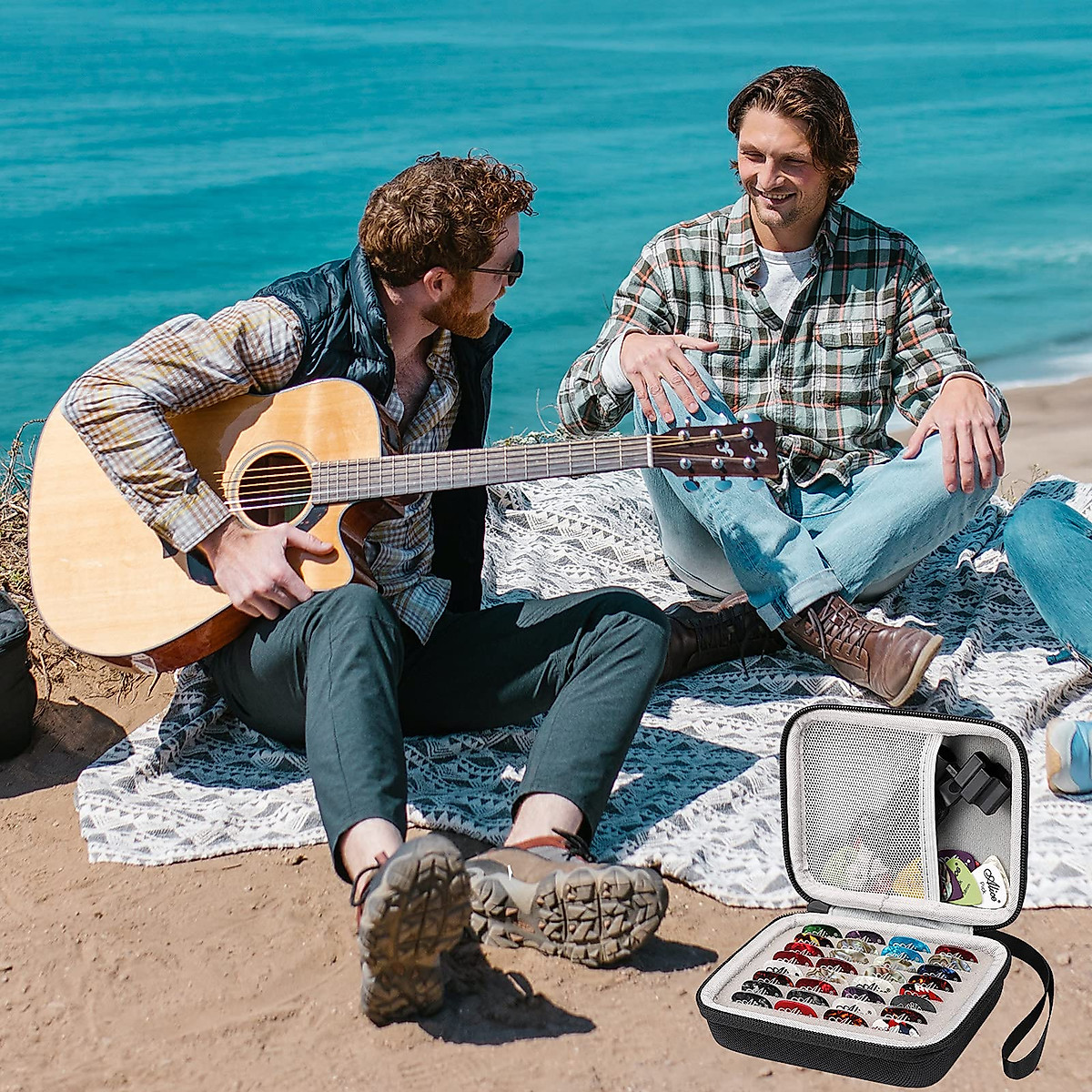 Liyacial Guitar Pick Holder Case Compatible for Fender, ChromaCast, D'Addario, JIM DUNLOP, Bolopick, Guitar Accessory Storage Pouch (black)