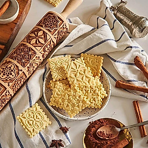 Zozulialia Xmas Christmas Wooden Rolling Pins with Flower Embossing, Snowflake Embossed Natural Wood Carved Engraved Rolling Pin for Baking Embossed Cookies