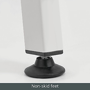 mDesign Metal Leaning Blanket and Towel Ladder - Blanket Ladder for Bedroom and Towel Ladder for Bathroom - Throw/Quilt Display Holder Rack - Nursery Wall Ladder - Blanket Ladder Decor - Light Gray