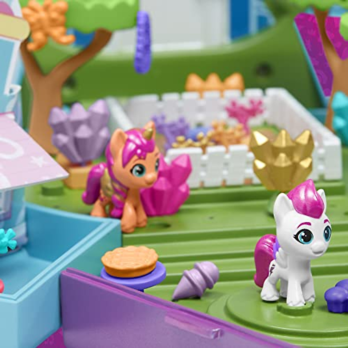 My Little Pony Mini World Magic Epic Crystal Brighthouse Toy, Buildable Playset with 5 Collectible Figures, for Kids Ages 5 and Up