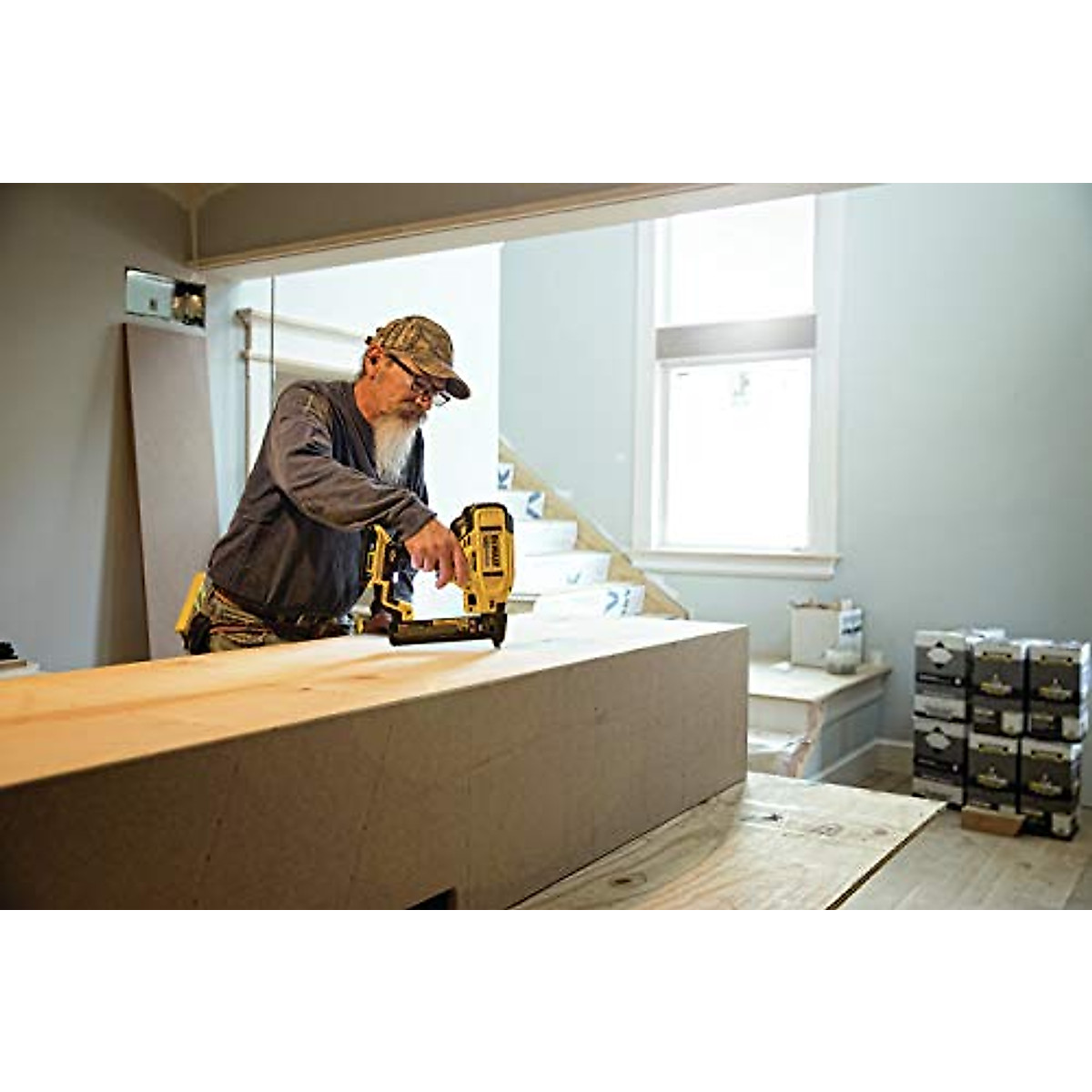 DEWALT 20V MAX* Narrow Crown Stapler, 18GA, Tool Only (DCN681B)