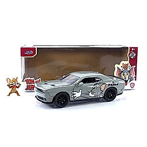 Jada Toys Tom and Jerry 1:24 2015 Dodge Challenger Hellcat Die-cast Car w/ 2.75" Jerry Figure, Toys for Kids and Adults
