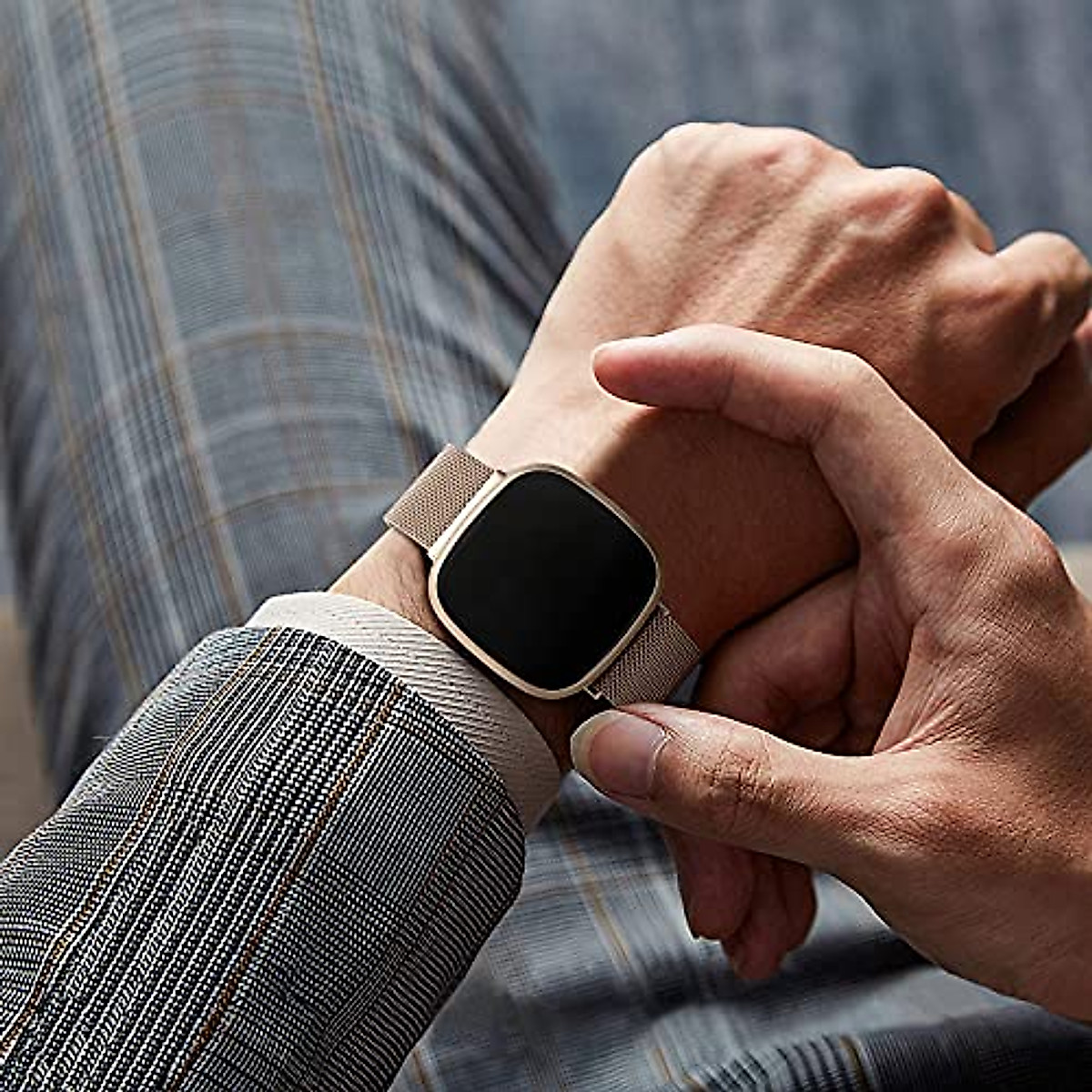 ZWGKKYGYH Bands Compatible with Fitbit Sense Versa 3 Versa 4 and Sense 2 Smartwatch Women Men, Stainless Steel Metal Mesh Magnetic Band Replacement for Sense/Sense 2/Versa 3/Versa 4, Small Champagne