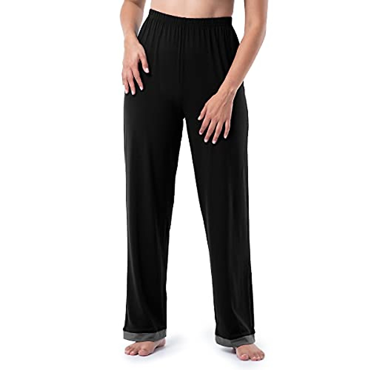 Fruit of the Loom Women's Plus Size Short Sleeve Tee and Pant 2 Piece Sleep Pajama Set, Black, 3X