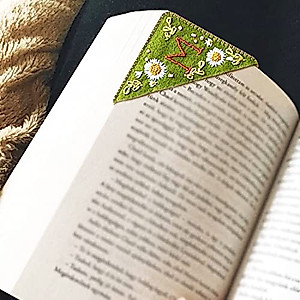 Personalized Hand Embroidered Corner Bookmarks, 26 Letter Felt Triangle Bookmarks, Book Corner Bookmarks, Bookmarks for Book Lovers (K, Summer)